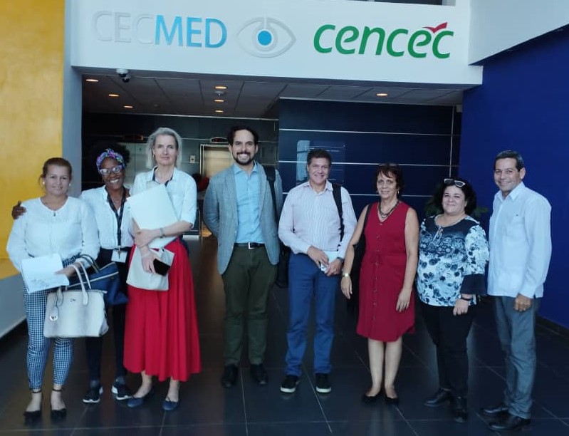 CECMED recibe visita de un grupo de expertos de la Oficina de Servicios ...